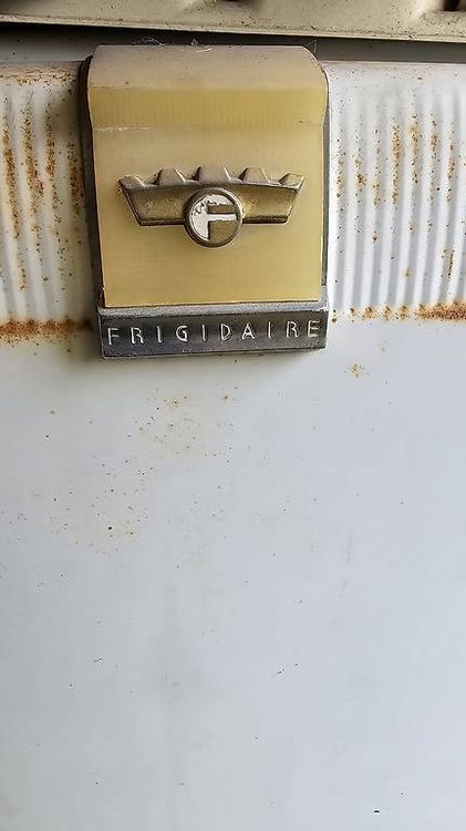 Kühlschrank aus den 50ger Jahren (Gebraucht) in Büron für CHF 3 – nur Abholung auf Ricardo kaufen