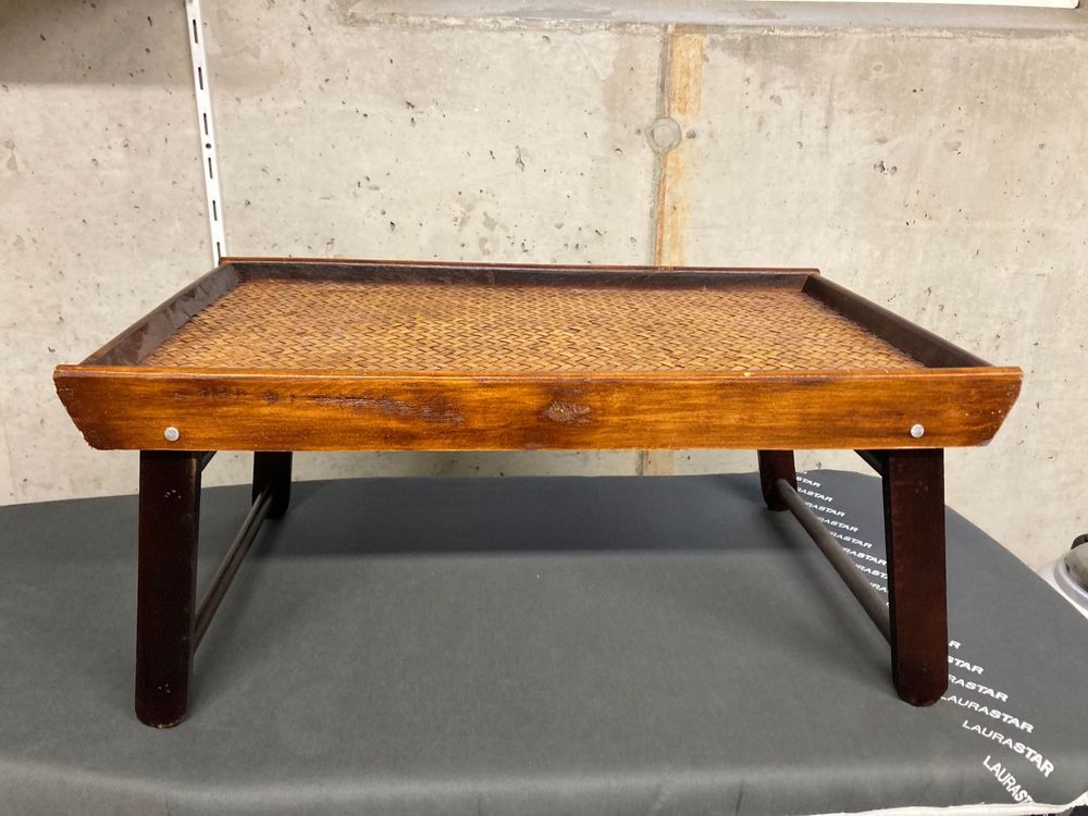 Klapptablett aus Holz (Gebraucht) in Safenwil für CHF 9 – mit Lieferung ...