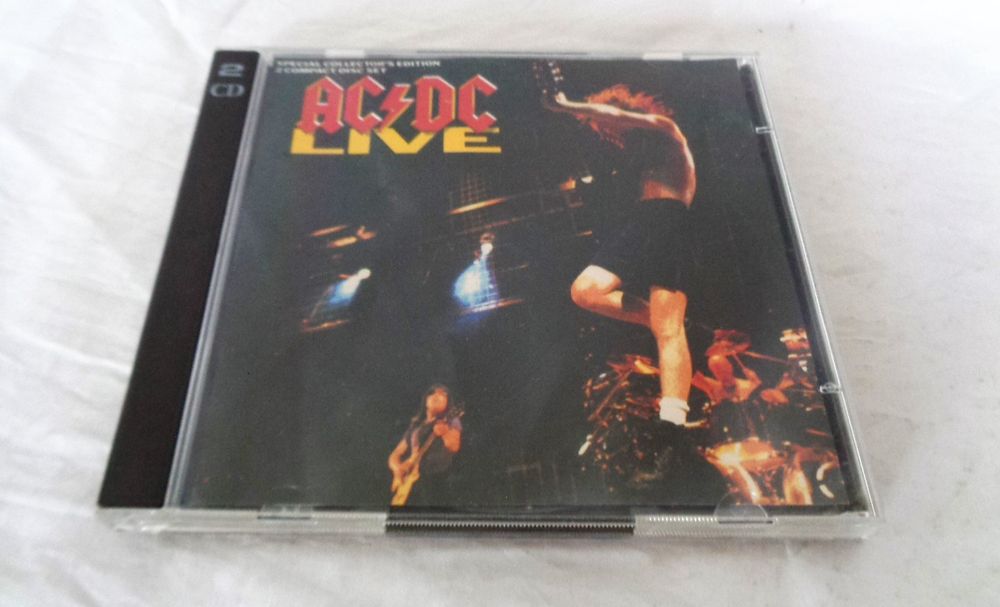 AC/DC - Live / 2 CD's ©1992 ab Fr. 6.- (Gebraucht) in Bellach für CHF 6 – mit Lieferung auf ...