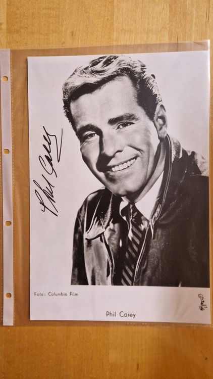 Phil Carey, Original Autogramm auf Grossfoto in s/w (Gebraucht) in ...
