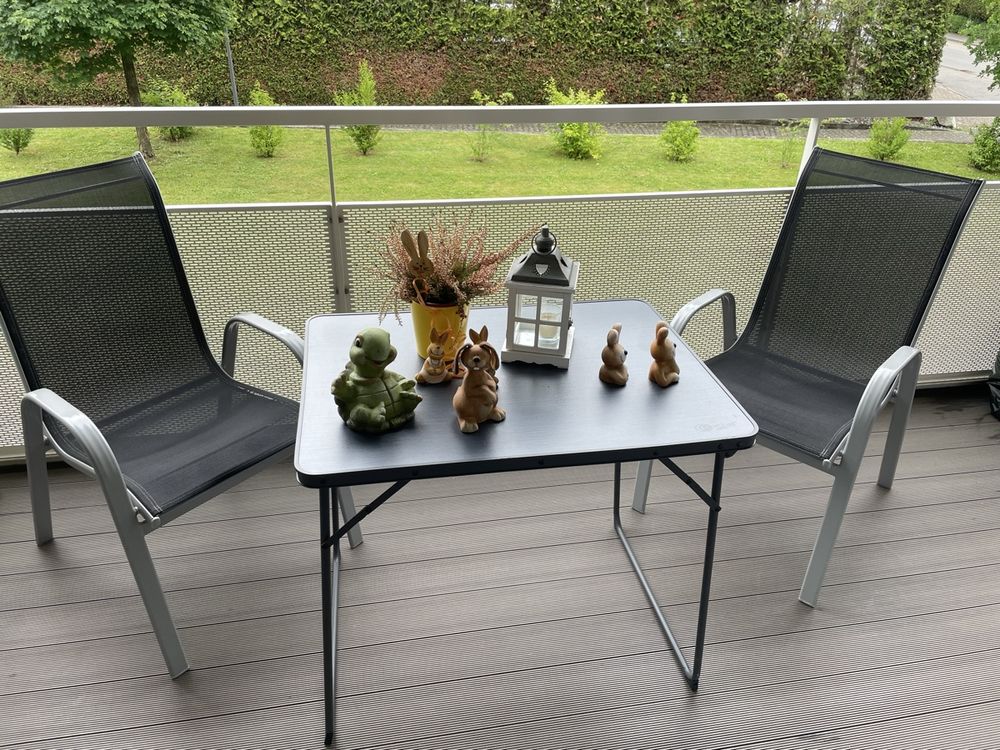 Gartenmöbel Set: Tisch und zwei Stühle, (Gebraucht) in für CHF 1 – nur ...