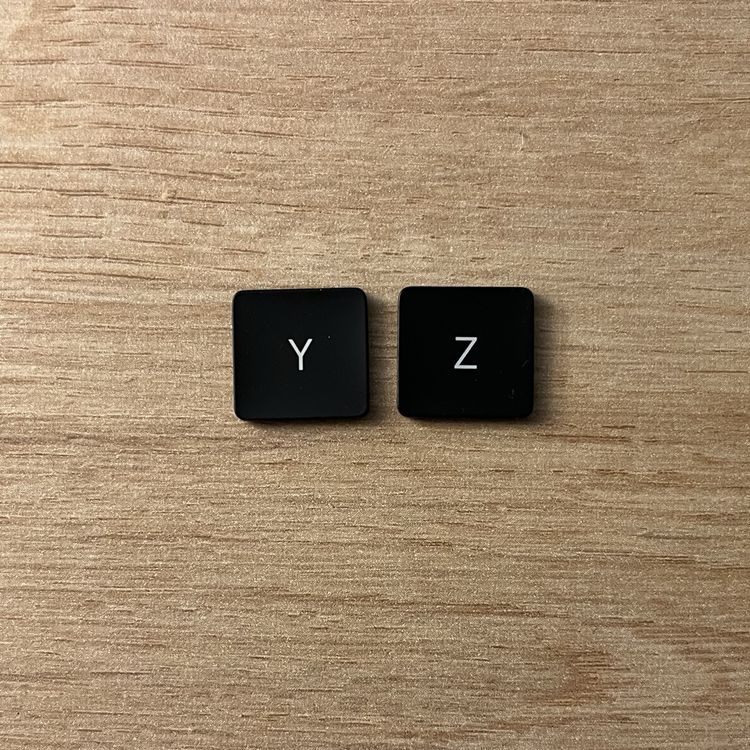 Originale MacBook Pro 2020 M1 Butterfly Key Caps: Y, Z | Kaufen auf Ricardo