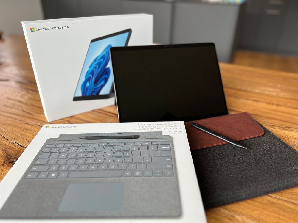 TOP: Microsoft Surface Pro 8 Graphite (8GB RAM, 256 SSD) (Neu (gemäss ...