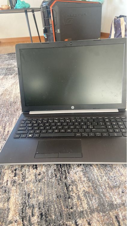 HP Laptop 15s-fq1xxx silber, 15,6" (Gebraucht) in Wallisellen für CHF 100 – mit Lieferung auf ...