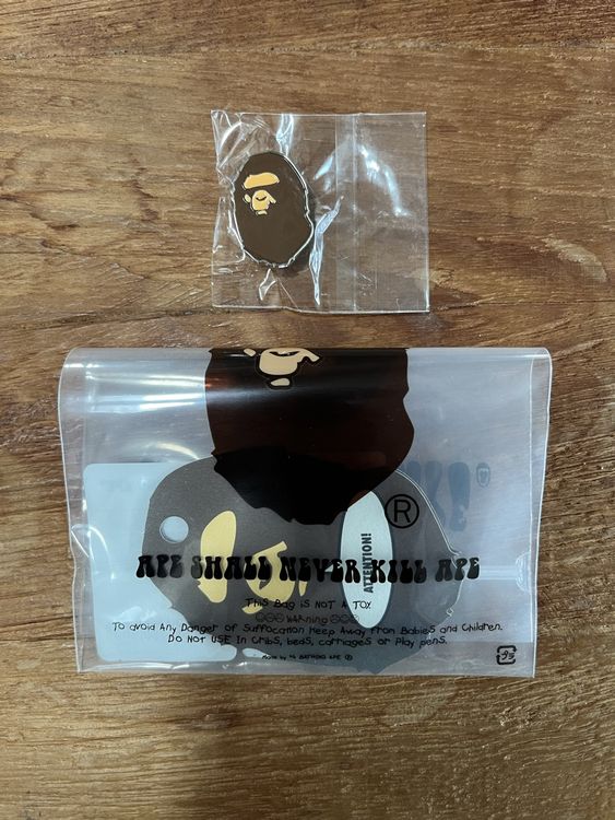 A Bathing Ape Bape Pin (Neu und originalverpackt) in Stadel für CHF 28 ...