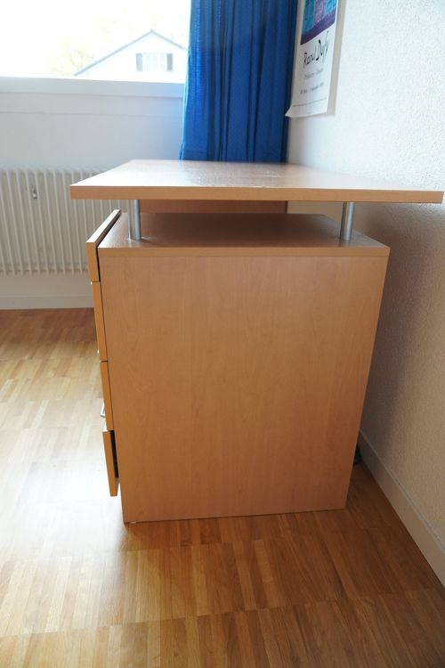 Pult für junge Erwachsene (Gebraucht) in für CHF 25 – nur Abholung auf ...