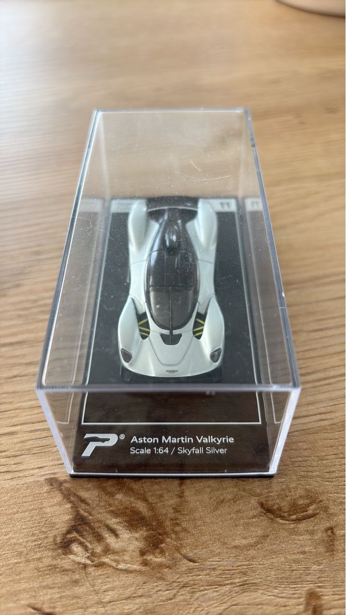 Aston Martin Valkyrie 1/64 Skyfall Silver - Neuf (Neuf avec emballage d ...