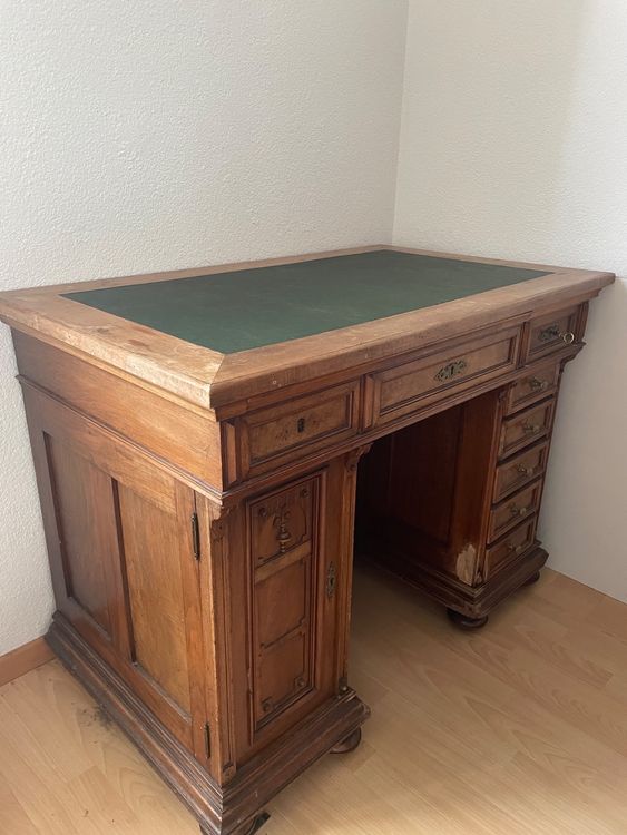 Stilvolle Antiker Schreibtisch Zu Verschenken Bild