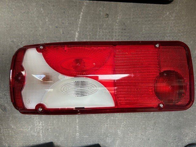 Rückleuchte Li für Mercedes Sprinter Pritsche A9068200464 (Gebraucht ...