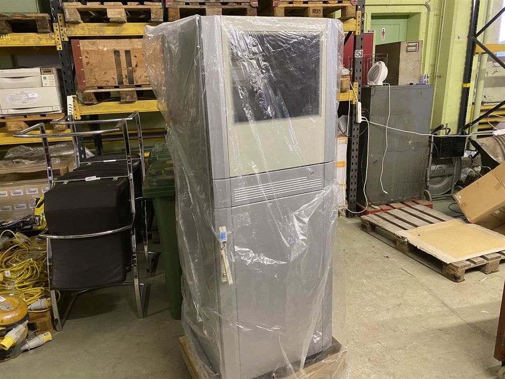 E142 neuer Server-Rack von Rittal ab 1.- (Neu und originalverpackt) in ...