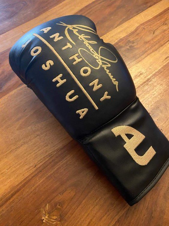 Guantone da boxe firmato Anthony Joshua! COA! 👌🏼 (Neu (gemäss ...