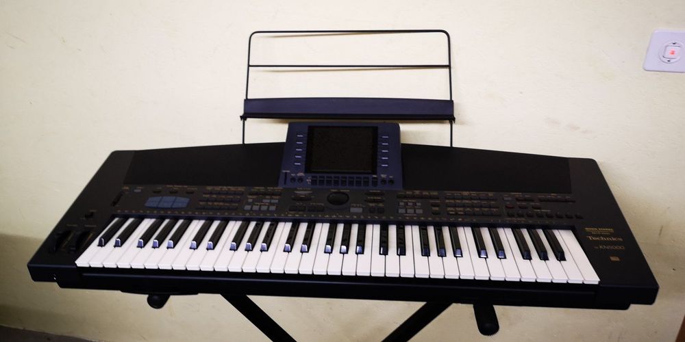 Keyboard Technics KN 5000 und Ständer (Gebraucht) in Wetzikon ZH für ...