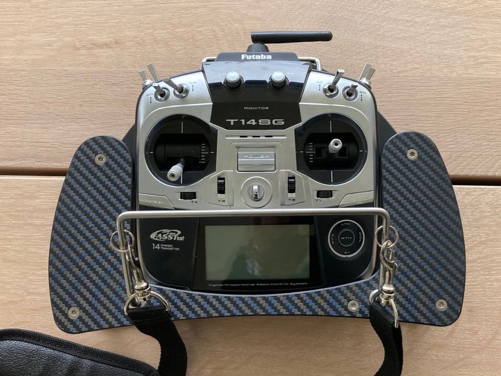 Komplette Futaba Fernsteuerung T14SG mit Senderpult, 4 Empf. (Gebraucht) in Schongau für CHF 260 ...
