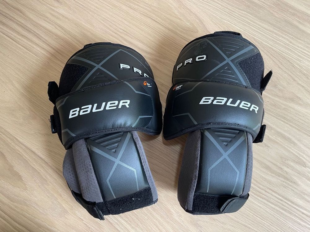 Bauer Pro Knee Guard SR Goalie Knieschoner Senior (Gebraucht) in Schwyz ...