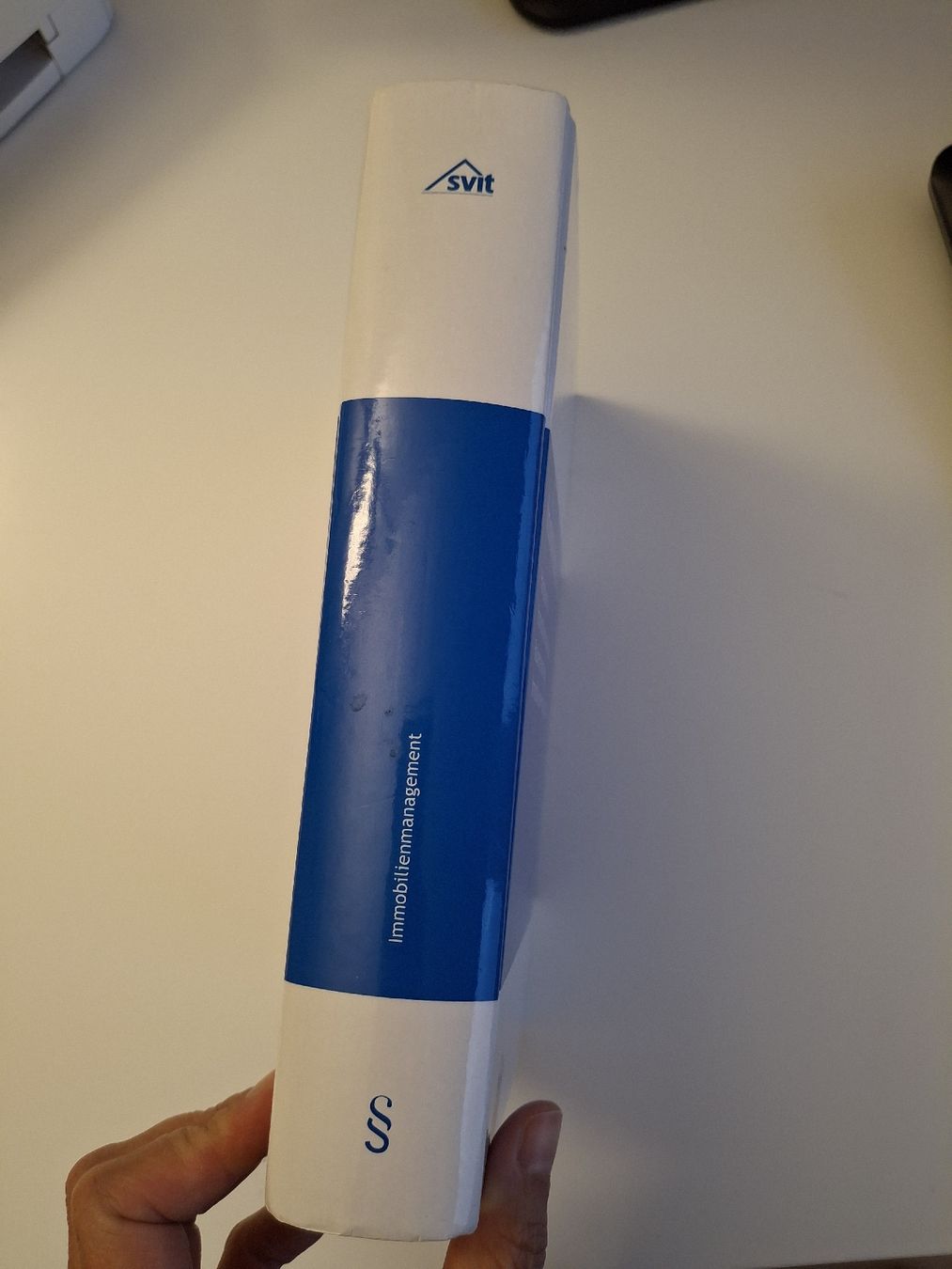 Immobilienmanagement – Handbuch, guter Zustand! (Gebraucht) in Cham für CHF 9.9 – mit Lieferung ...