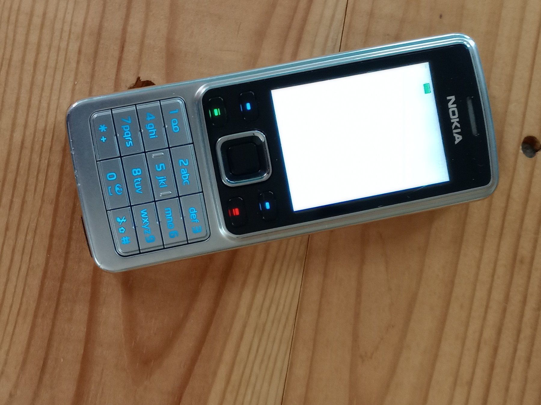 Nokia 6300 - Silber - Klassiker Handy für Sammler! (Gebraucht) in Waldenburg für CHF 1 – mit ...