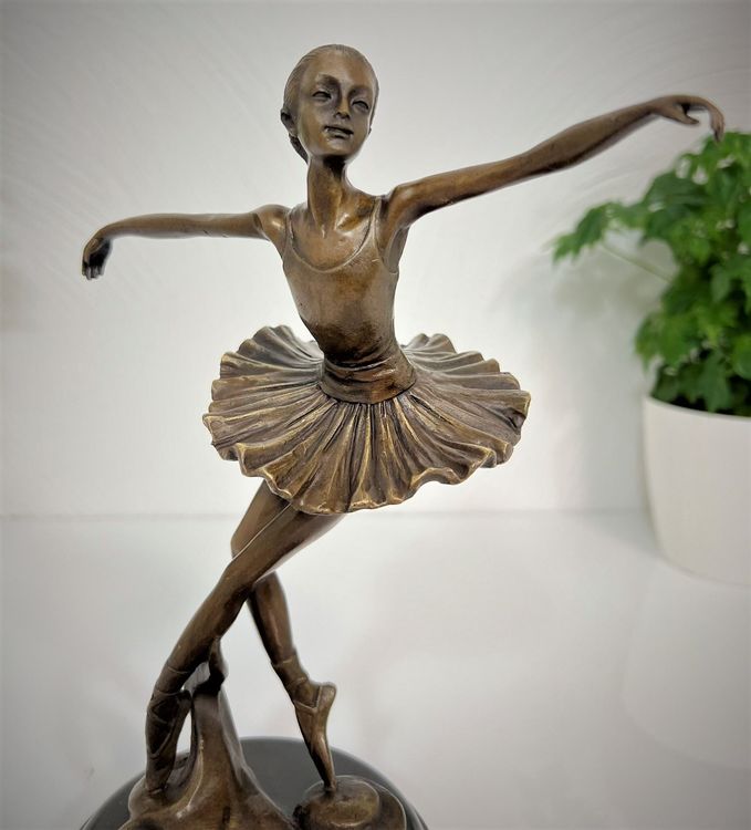 BRONZE BALLERINA ART Déco - signiert (Gebraucht) in Weggis für CHF 141 – mit Lieferung auf ...
