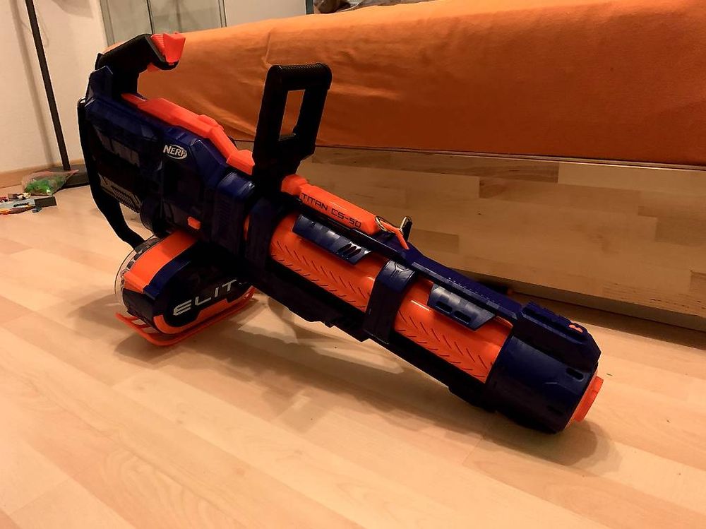 Nerf Titan (Neu (gemäss Beschreibung)) in Mühleberg für CHF 45 – nur ...