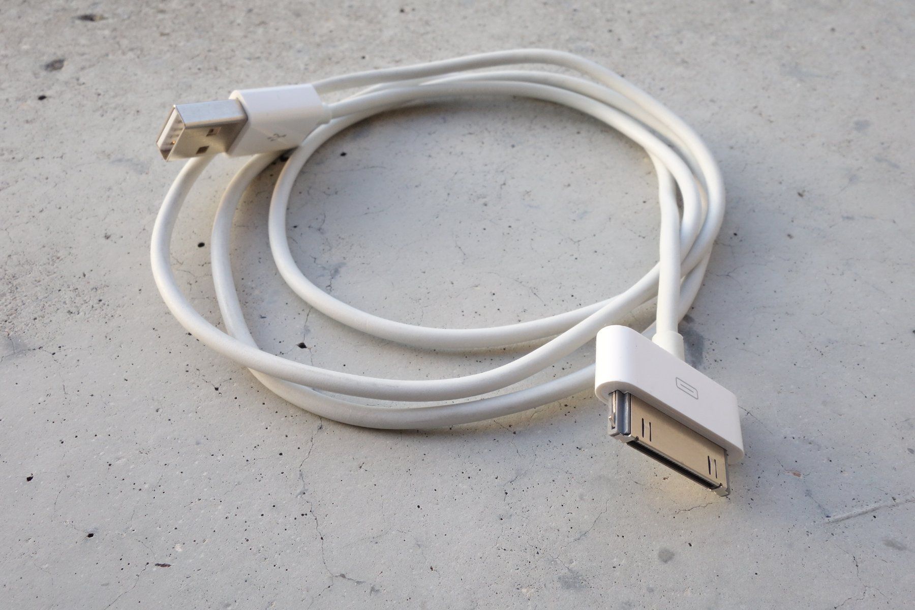 Original Apple 30 Pin USB Datenkabel für iPod, iPhone (Gebraucht) in St ...