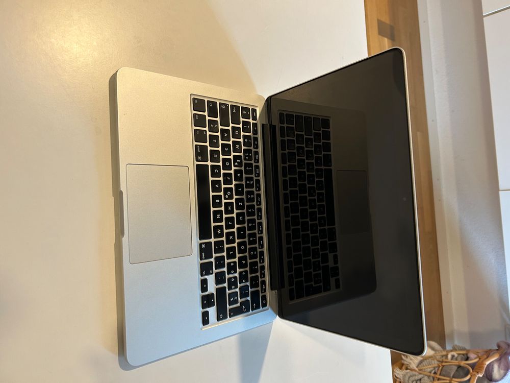 MacBook Pro Model A1502 (Defekt) in Dietikon für CHF 76 – mit Lieferung ...