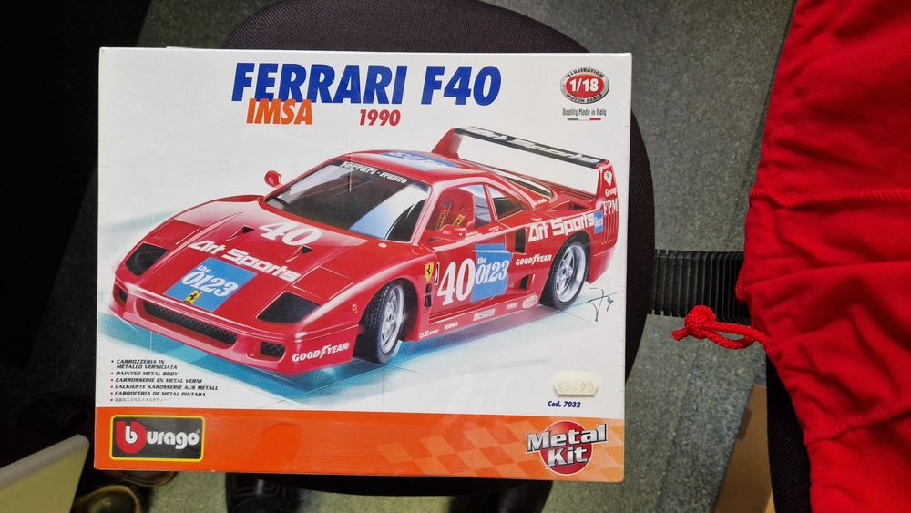 Bburago Ferrari F40 IMSA 1:18 Bausatz (Neu und originalverpackt) in ...