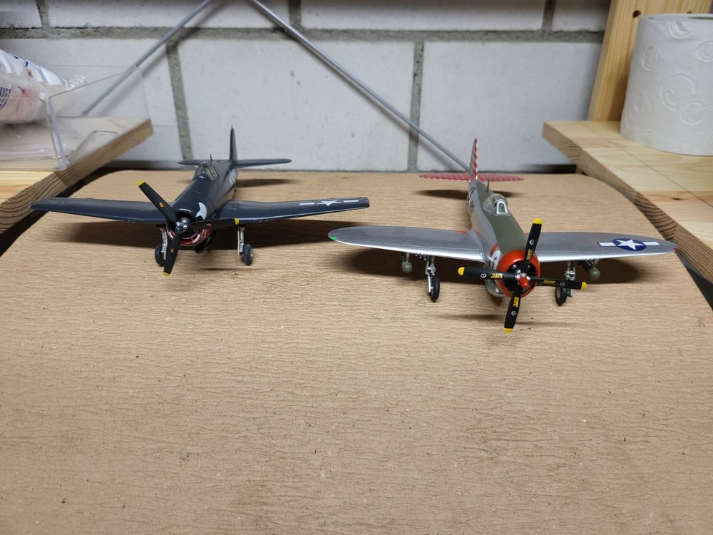 F6f Hellcat + P-47 Thunderbolt, 1/72 Easy model | Kaufen auf Ricardo