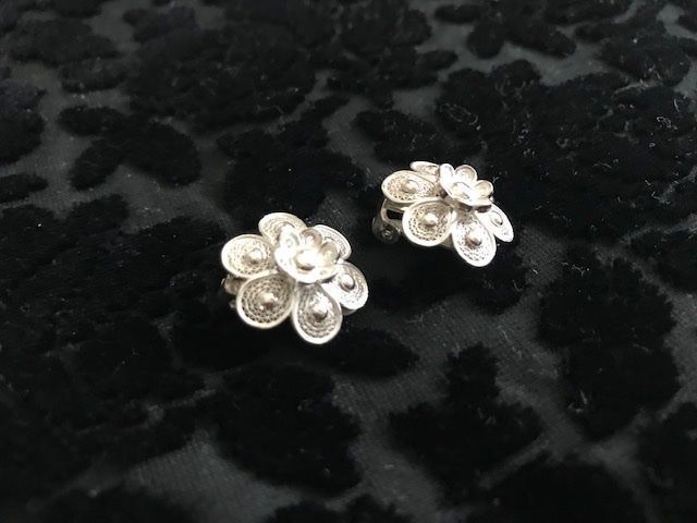 Trachtenschmuck, Berner Tracht (Gebraucht) in Hindelbank für CHF 70 – mit Lieferung auf Ricardo ...