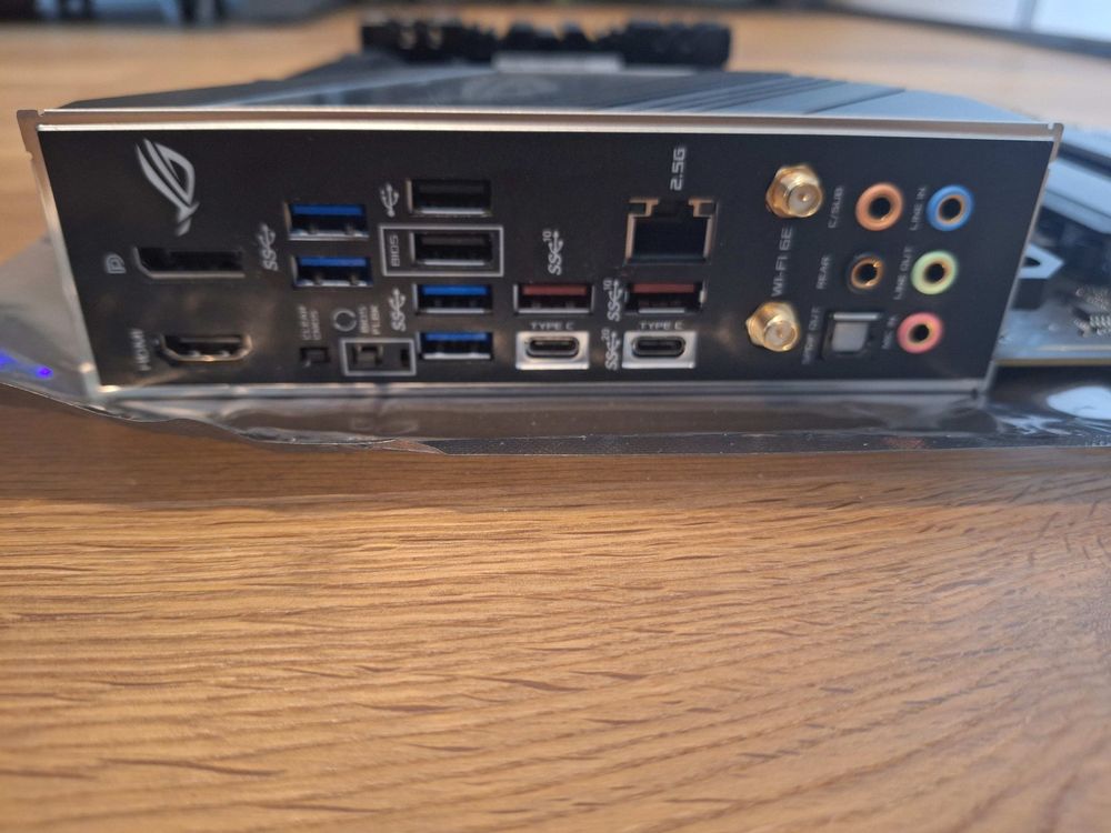 Asus ROG Strix Z590-F Gaming Wifi & Intel Core I7-10700K und (Gebraucht ...