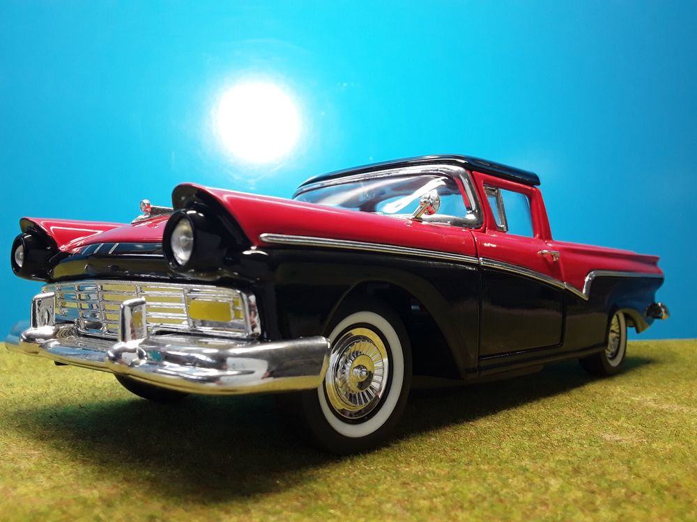 Ford Ranchero __ 1957 __ Road Signature __ metall __ 1:18 (Gebraucht ...