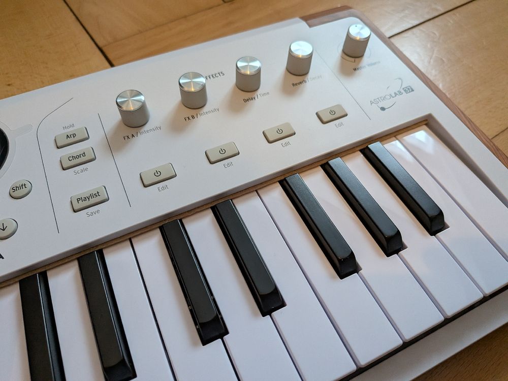 ASTROLAB 37 by Arturia (Neu (gemäss Beschreibung)) in Saignelegier für ...