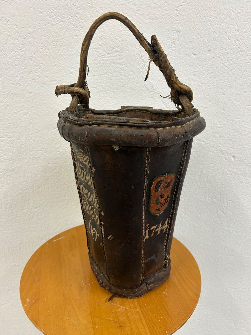 antiker Leder-Kessel Leder und Holz ca. um 1744 (Gebraucht) in Zürich ...