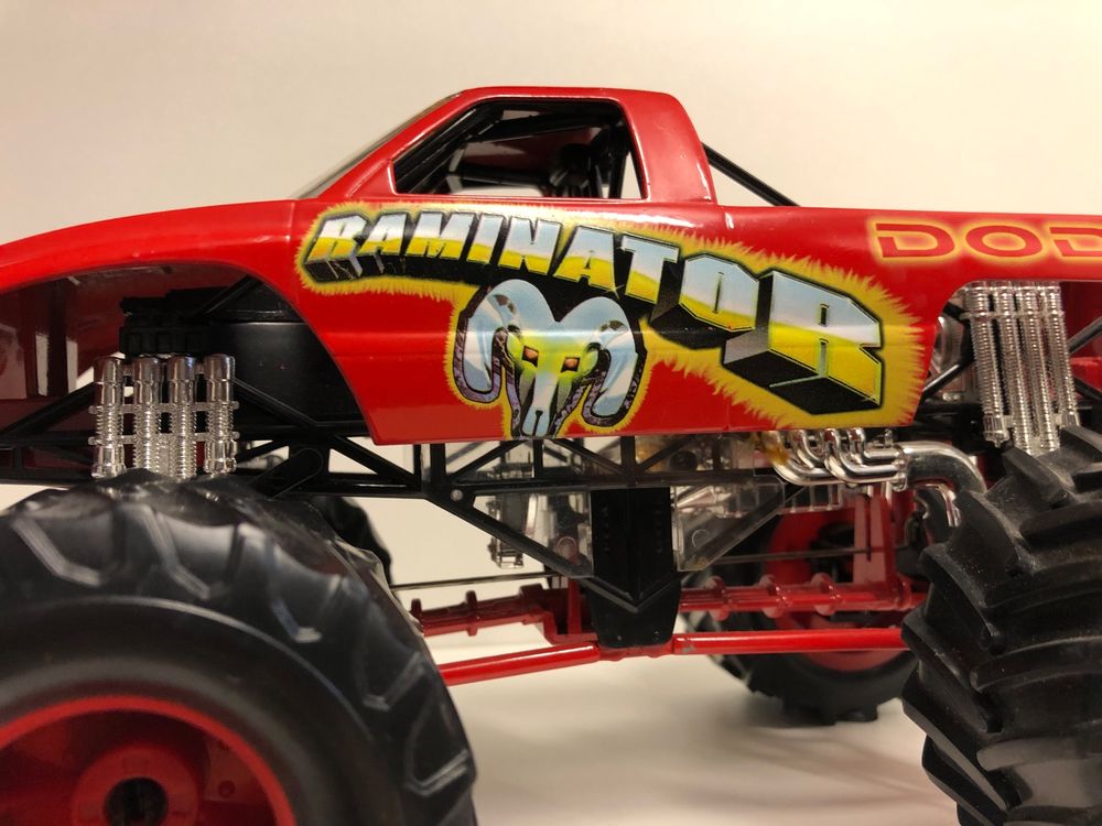 Dodge Ram Monstertruck Raminator 1:18, Muscle Machines, RAR (Gebraucht ...