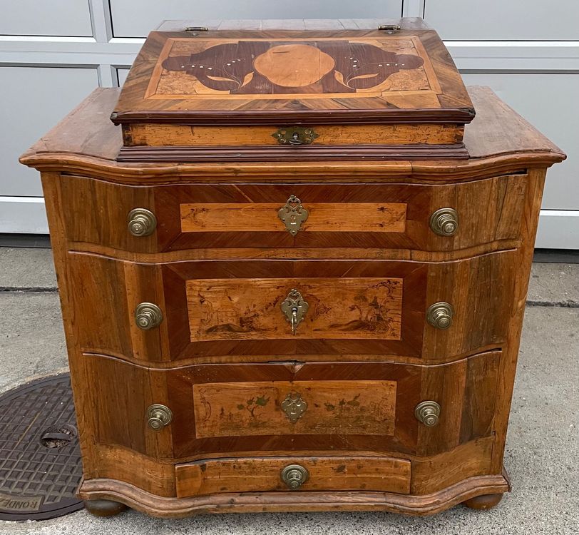 Antike Geschweifte Barock Kommode um 1770 Nussbaum | Kaufen auf Ricardo