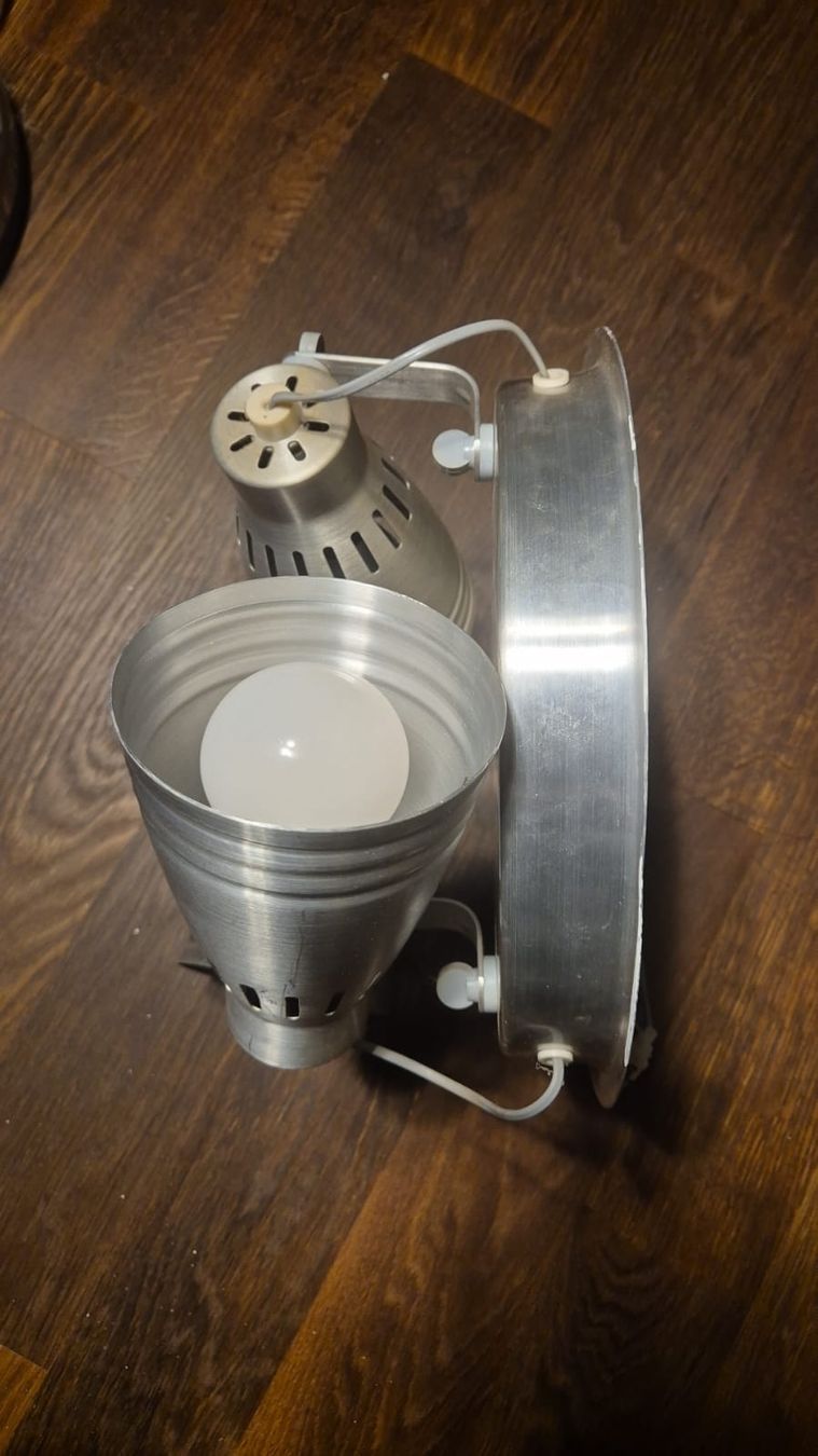 Vintage Deckenlampe / Lampe mit 3 Strahlern, Alu-Look (Gebraucht) in ...