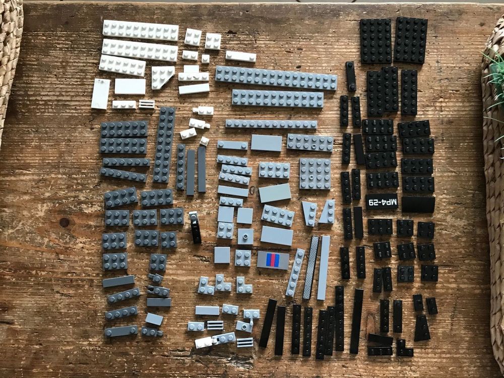 Lego 140 pièces plat (Gebraucht) in für CHF 10 – mit Lieferung auf ...