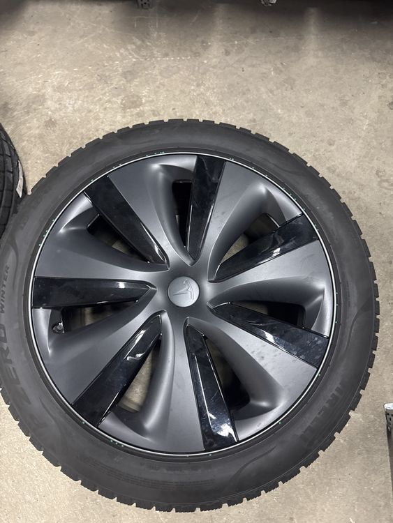 Tesla Model S Plaid Winterräder Pirelli Top Zustand! (Gebraucht) in ...