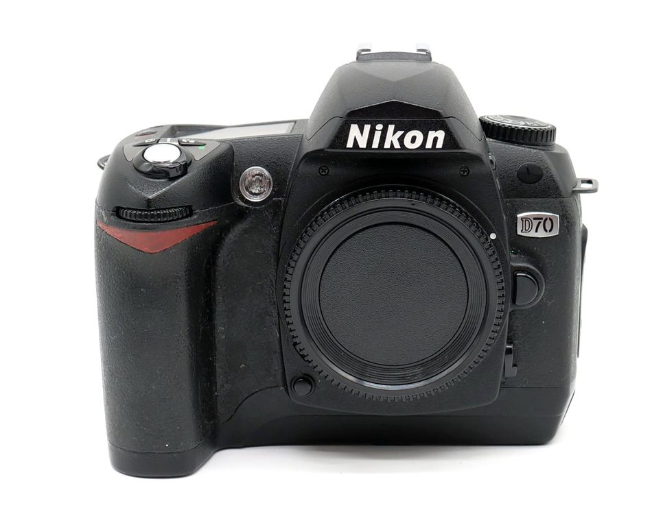 Nikon D70, 6.1MP DSLR-Digitalkamera, CCD, Auslöser 13494 (Gebraucht) in Wäldi für CHF 65 – mit ...
