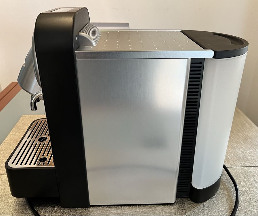 Machine à café Nespresso CS100 Pro (Gebraucht) in La Neuveville für CHF ...