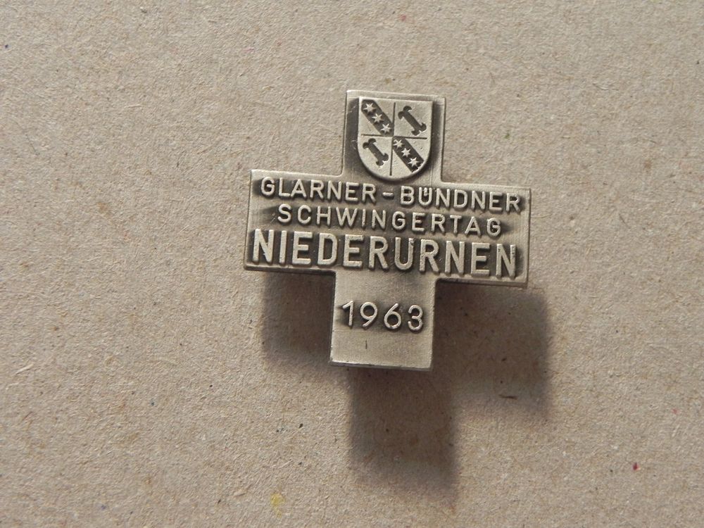 Abzeichen GL - GR Schwingfest Schwingen Niederurnen GL 1963 (Gebraucht) in Siebnen für CHF 22 ...