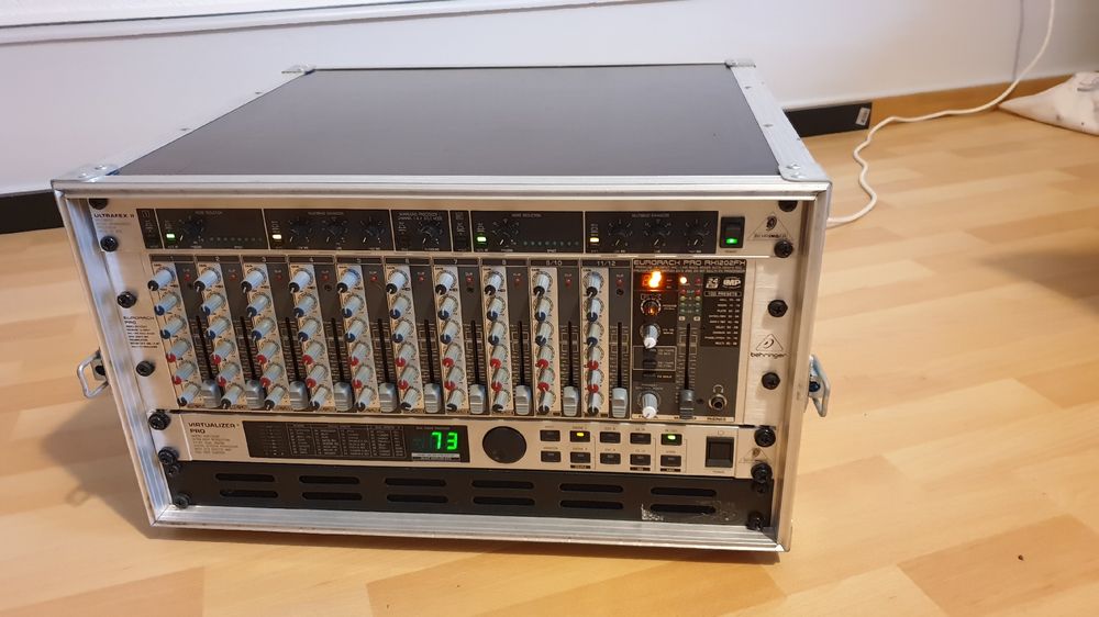 Mini rack table mixage effets Beringer eurorack RX1202FX (Gebraucht) in ...