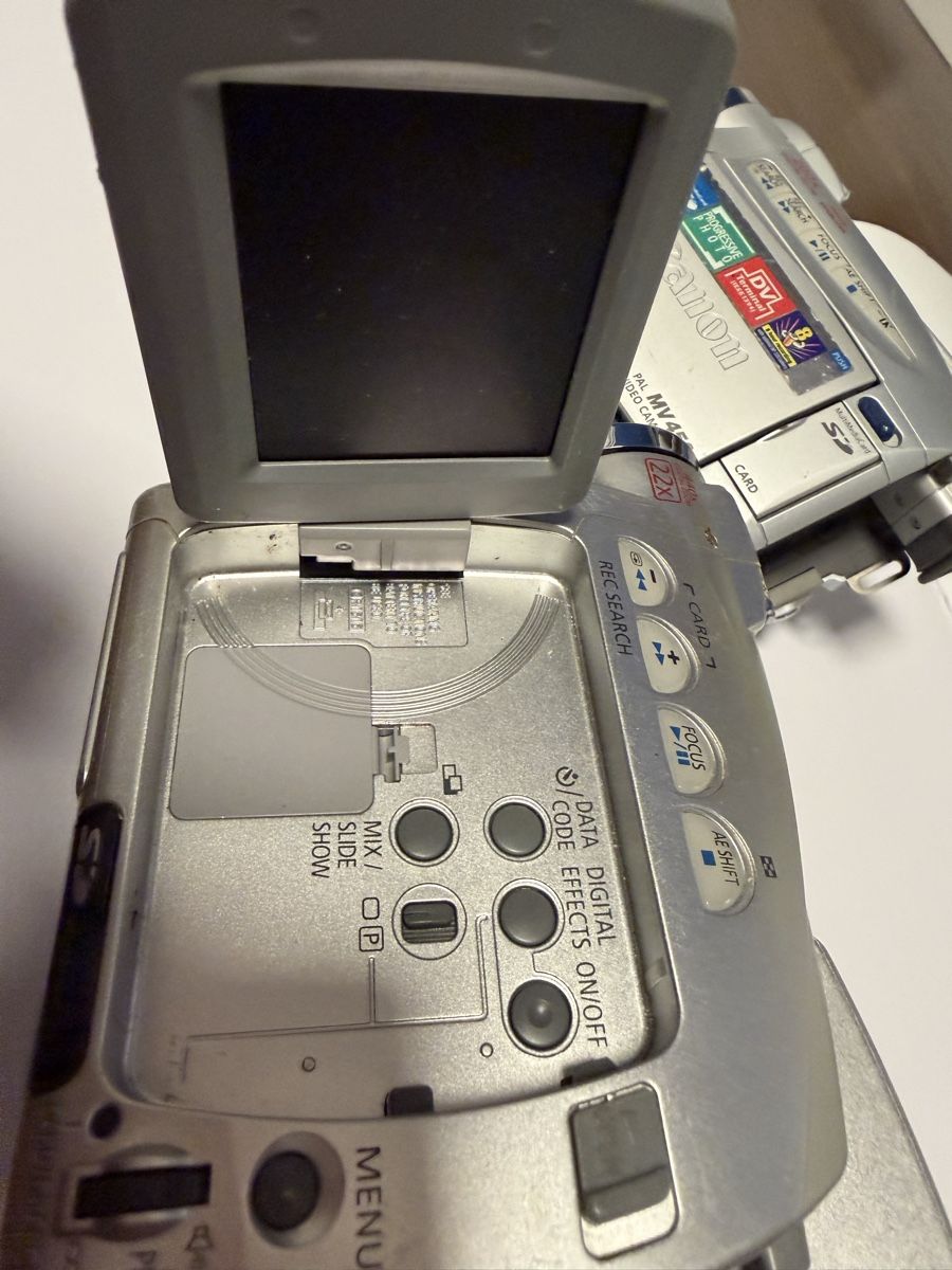 2x Canon mini DV MV650i & MV450i Digital Camcorder (Defekt) in BADEN ...