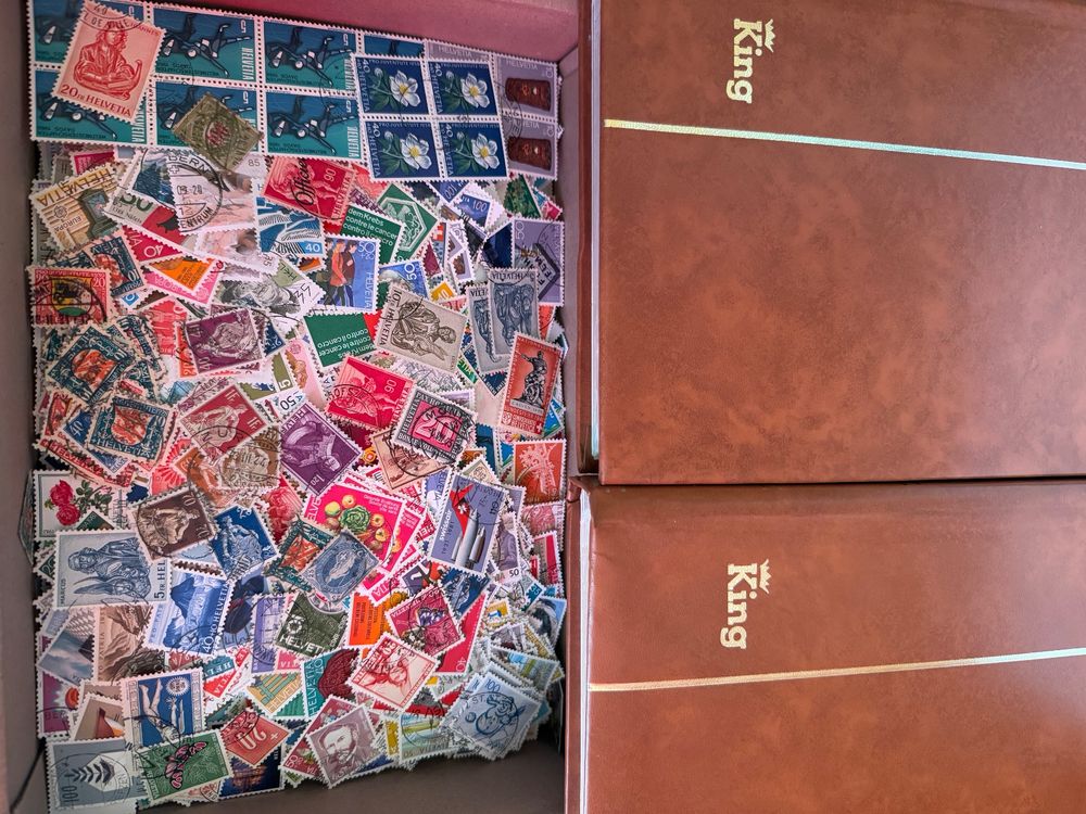 Briefmarkensammlung Schweiz abgelöst 1 Kilo plus King Alben (Gebraucht ...