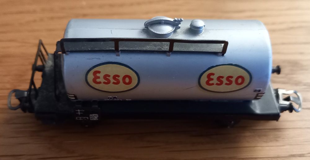 *MÄRKLIN - TANKWAGEN - ESSO* H0/4501 IM ORG.KARTON/L 11.5CM (Gebraucht) in Horgen für CHF 1 ...