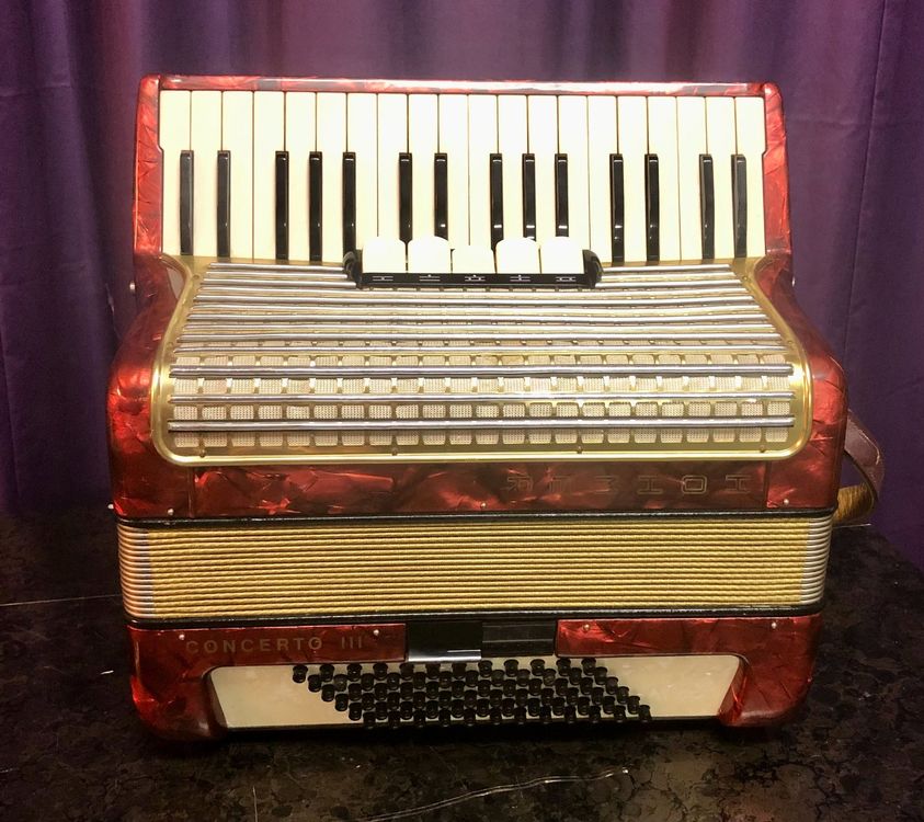 Accordéon HOHNER Concerto III piano avec valise (Gebraucht) in Crissier ...