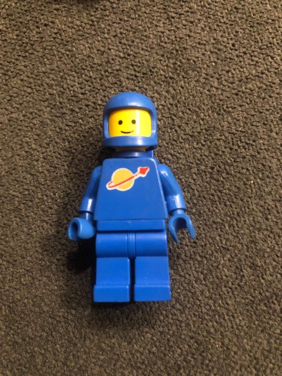 Lego figurine espace Space Blue Astronaut (Gebraucht) in Fully für CHF ...