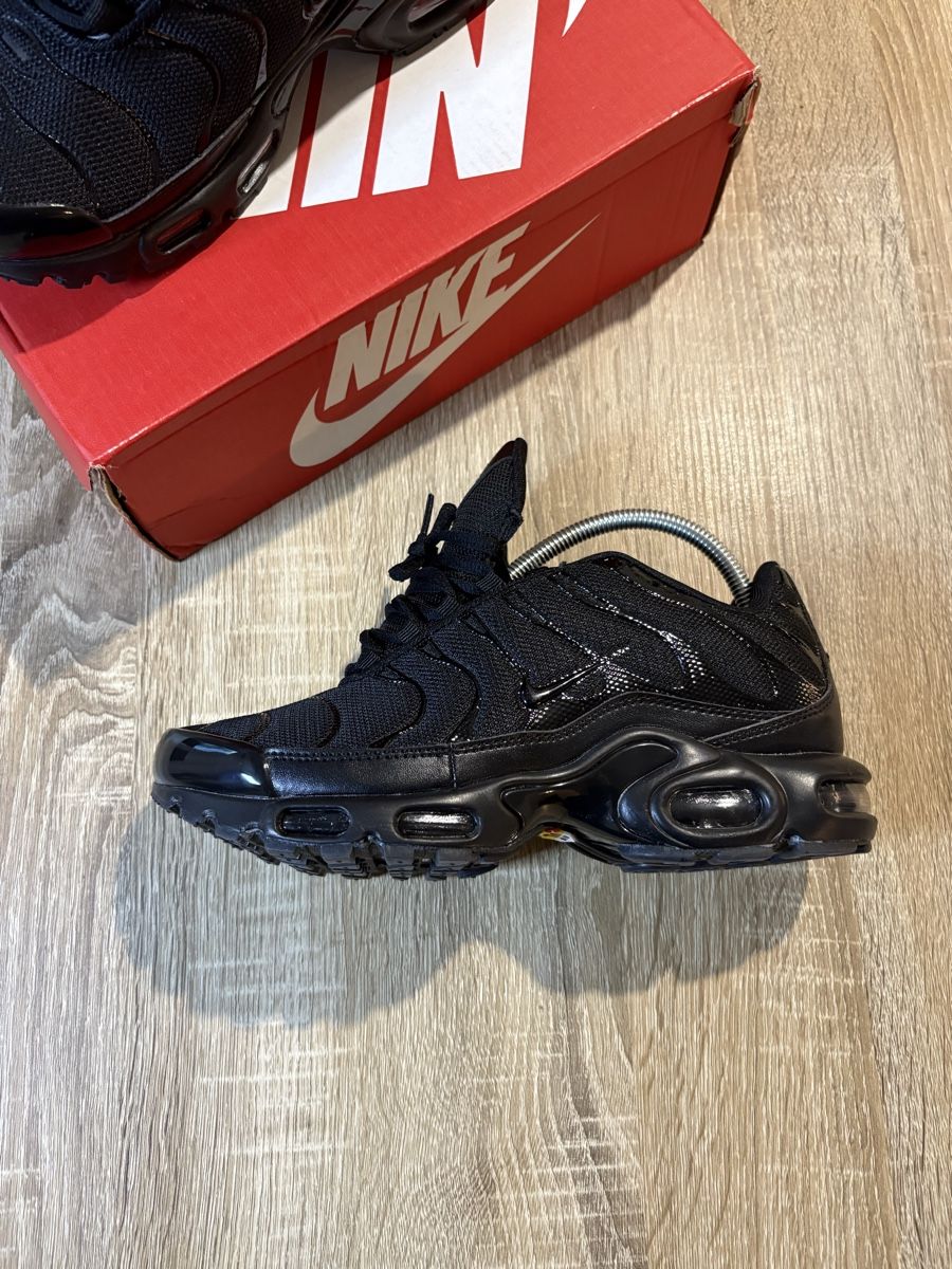 Tn triple black (Neuf avec emballage d'origine) à Lausanne pour CHF 125 ...