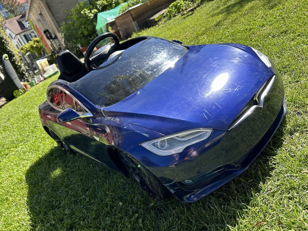Tesla Model S für Kinder - Radio Flyer | Kaufen auf Ricardo
