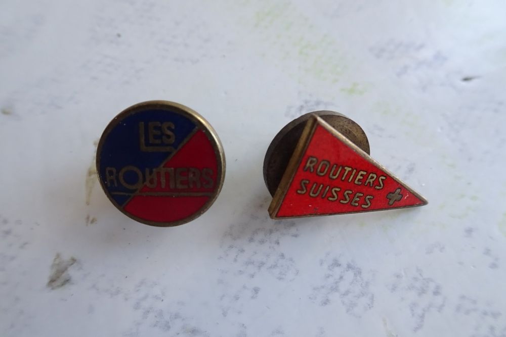 2 ältere Pins les routiers suisses, zum schrauben (Gebraucht) in ...