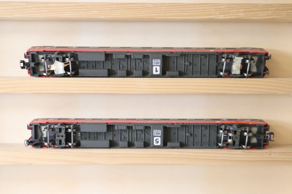 ROCO 2 x ÖBB grosse Personenwagen H0 - 44665 / 44666 (Gebraucht) in ...