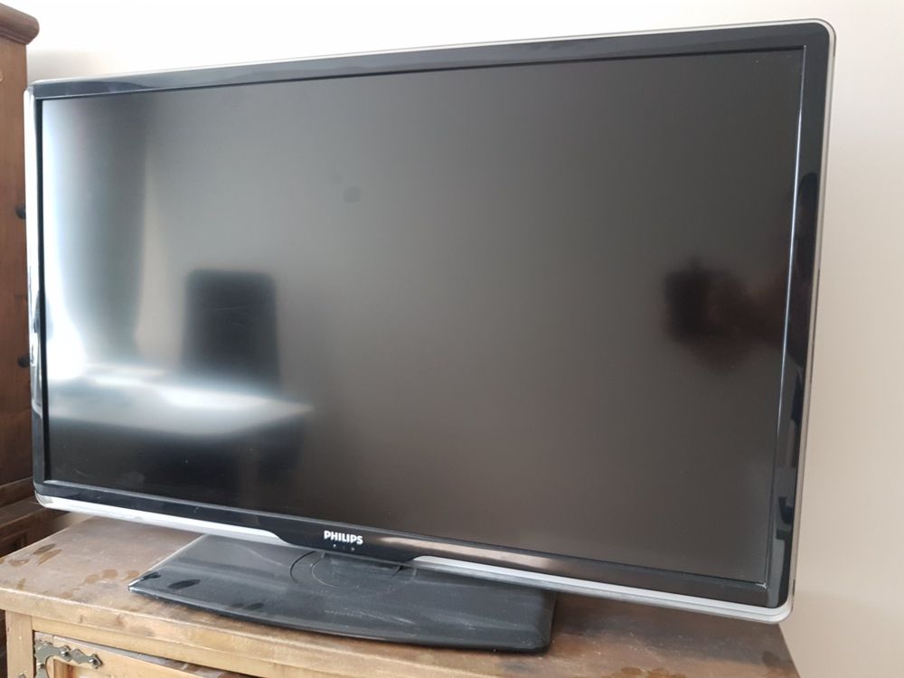 LCD-Fernseher Philips 47" Ambilight Full-HD 1080p 100Hz | Kaufen auf ...